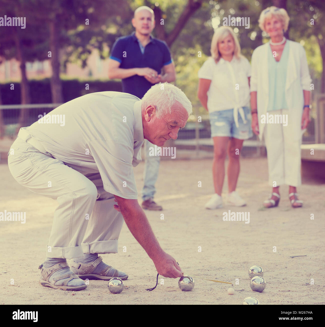 Bocce ball garden hi-res stock photography and images - Alamy