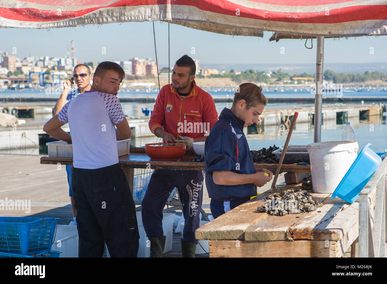 Taranto vecchia hi-res stock photography and images - Alamy