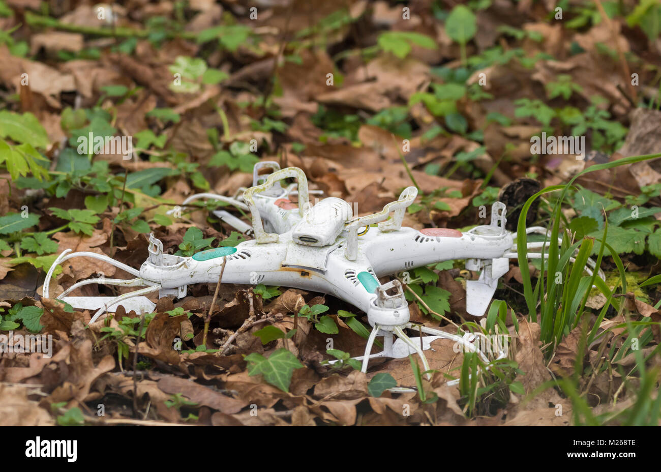 Crashed quadcopter hi-res stock photography and images - Alamy