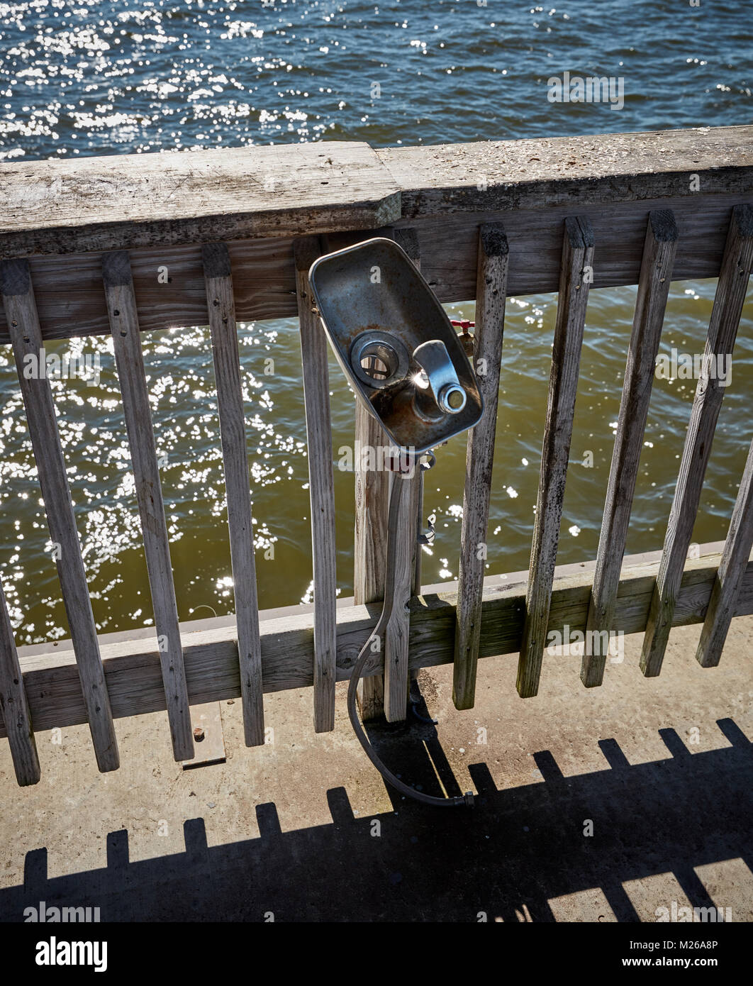 Pier water fountain hi-res stock photography and images - Alamy