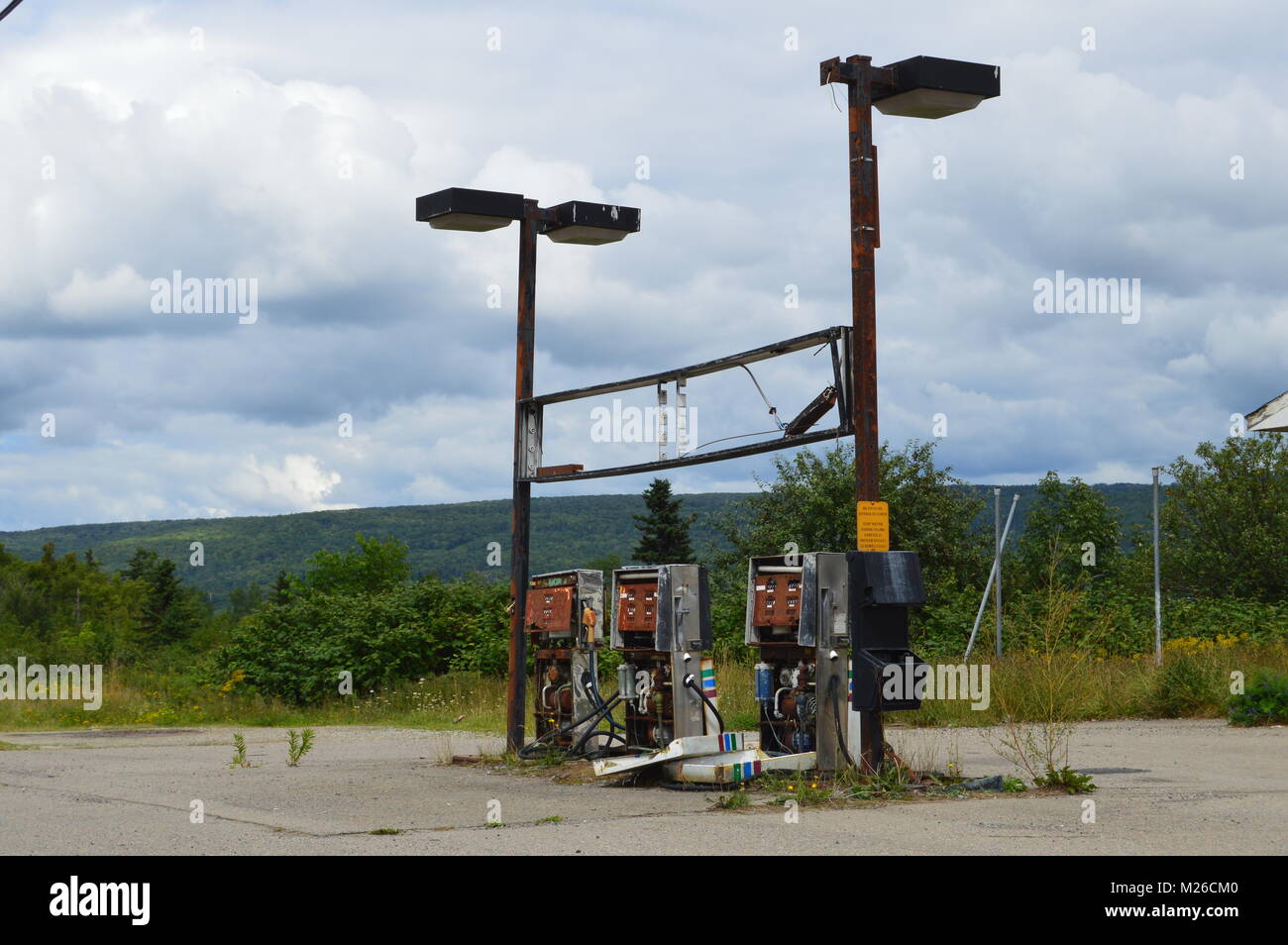No fuel at rotten out-of-use-fuelstation Stock Photo - Alamy