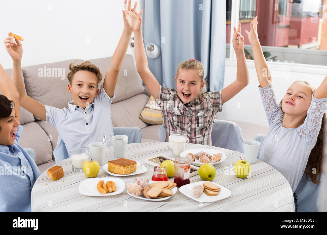 Teenager food fight hi-res stock photography and images - Alamy