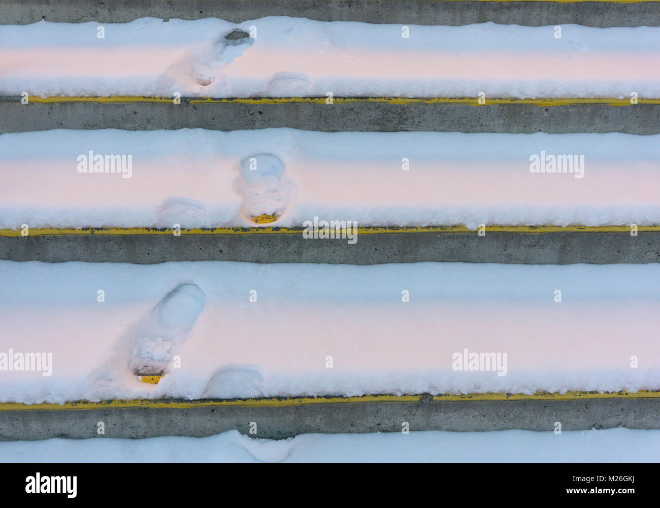 Ice on outdoor steps hi-res stock photography and images - Alamy