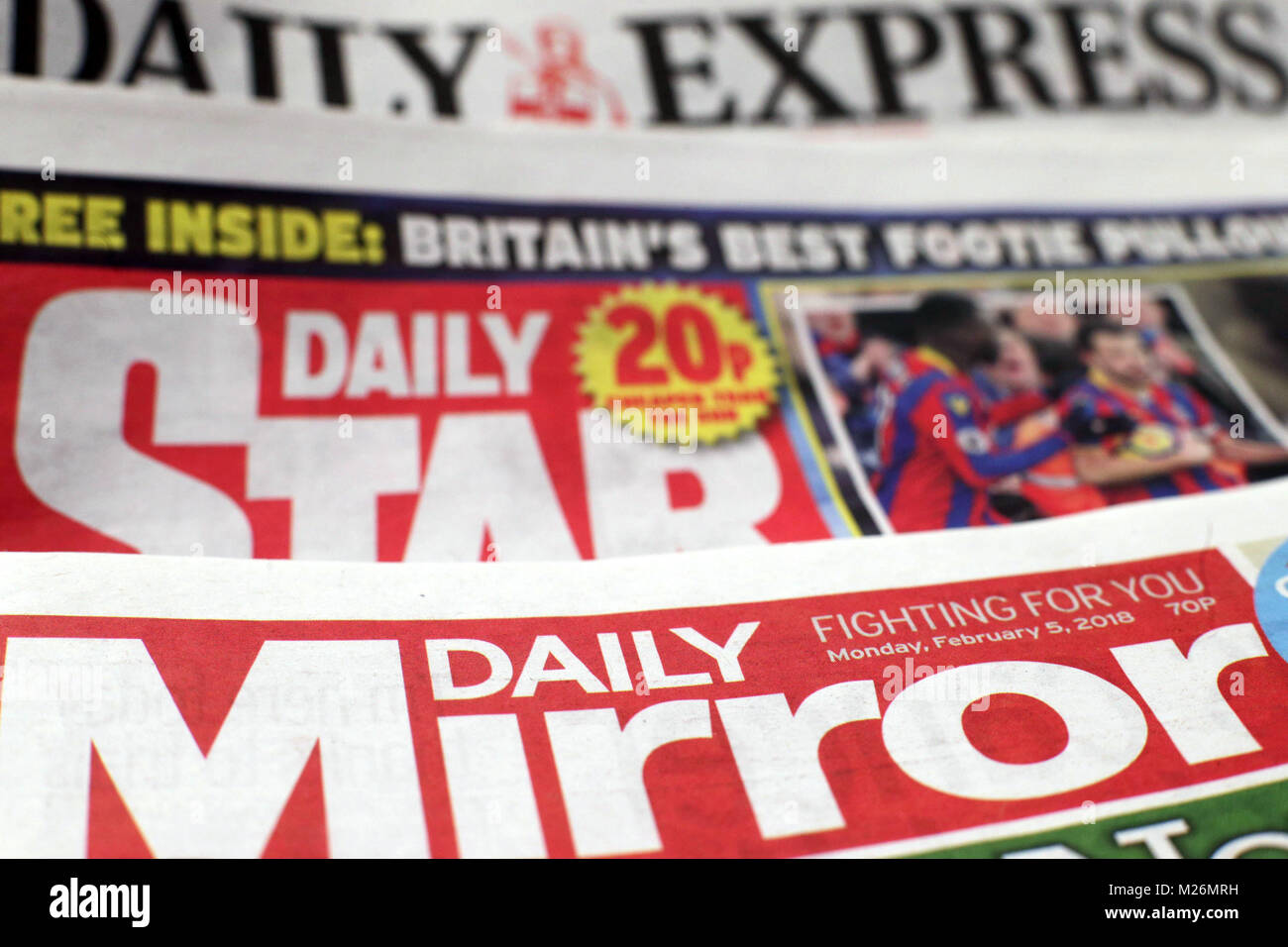 Daily mirror newspaper hi-res stock photography and images - Alamy