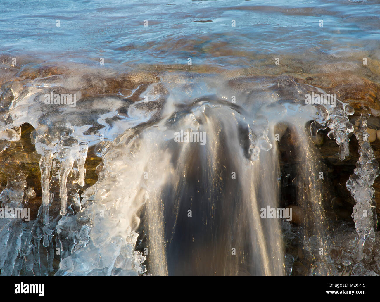 Frozen waterfall ice water dripping hi-res stock photography and images ...