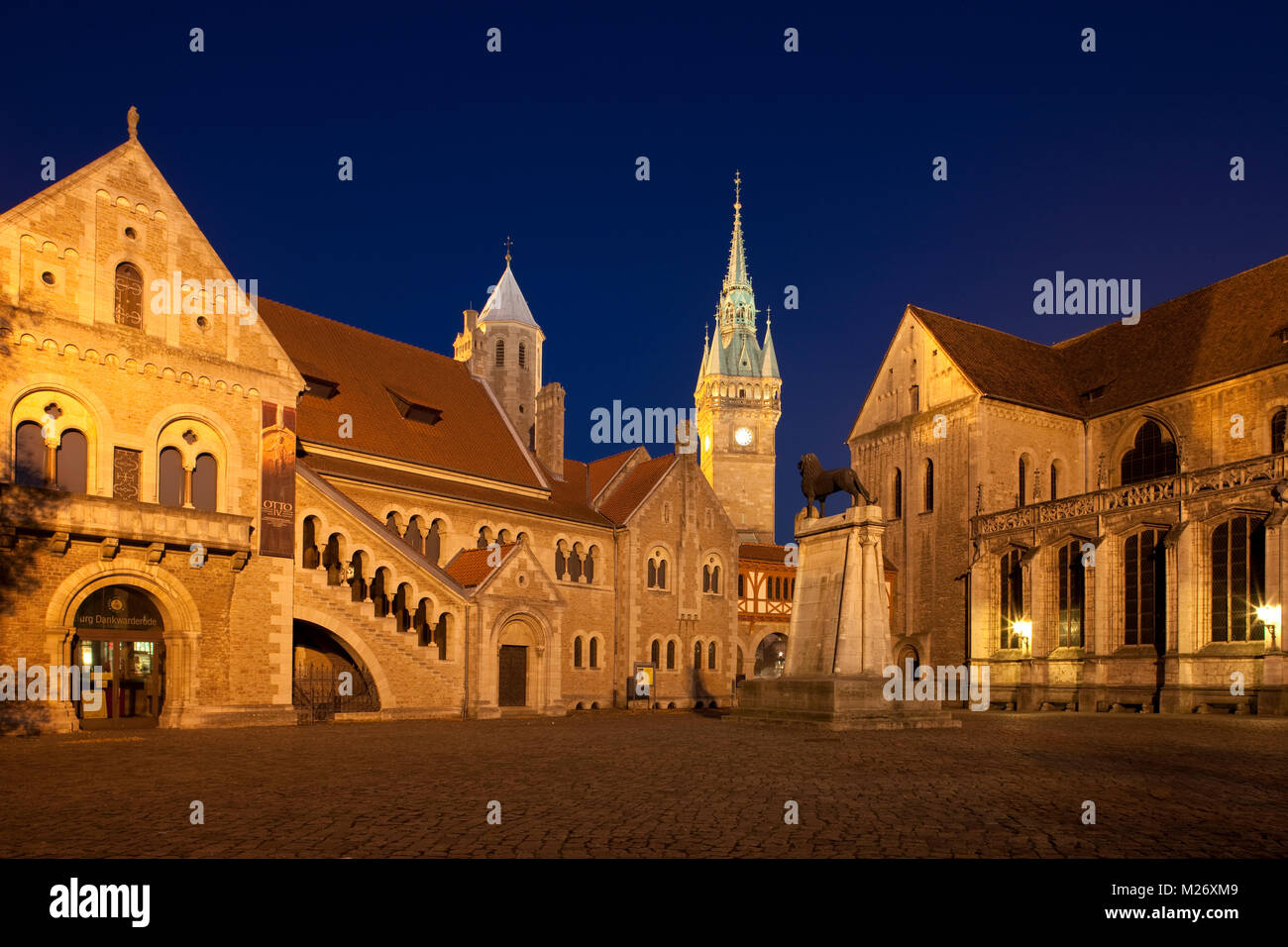 The castle square (Burgplatz) with statue of the Brunswick Lion in the ...