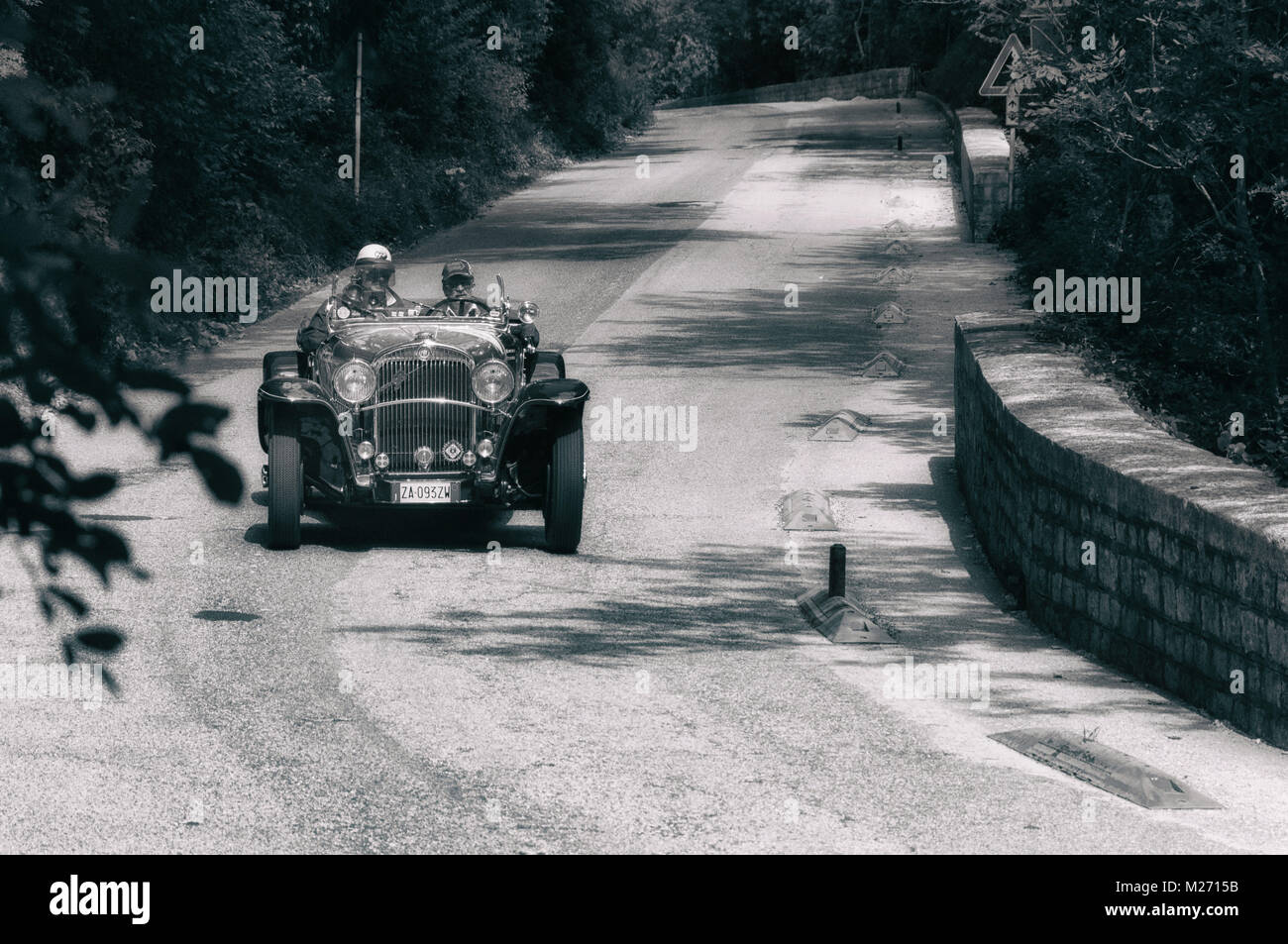 GOLA DEL FURLO, ITALY - MAY 19: FIAT 525 SS 1930 on an old racing car ...