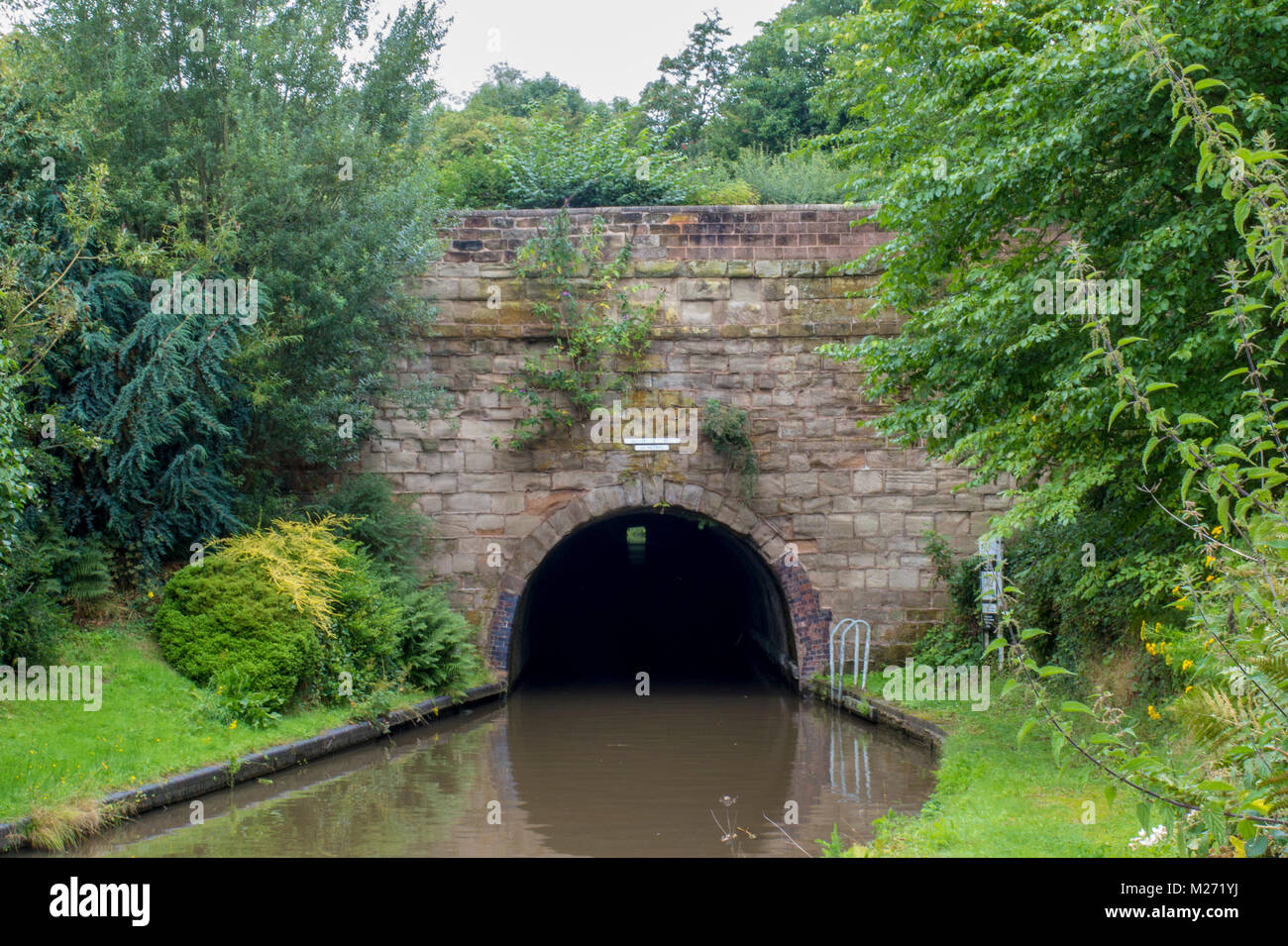 Worcester and Birmingham Canal Stock Photo - Alamy