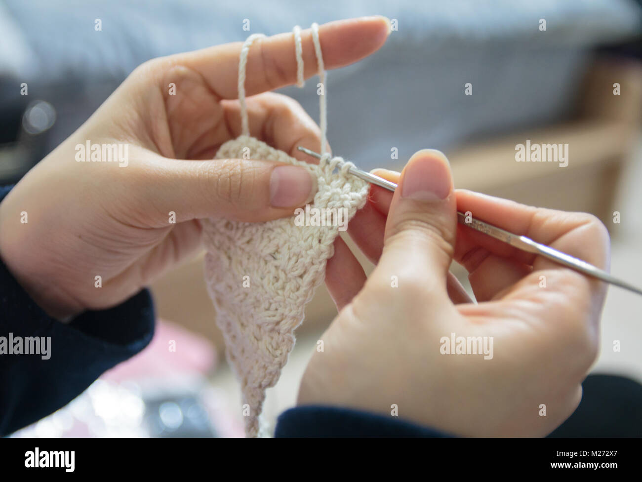 Finger knitting yarn hi-res stock photography and images - Alamy
