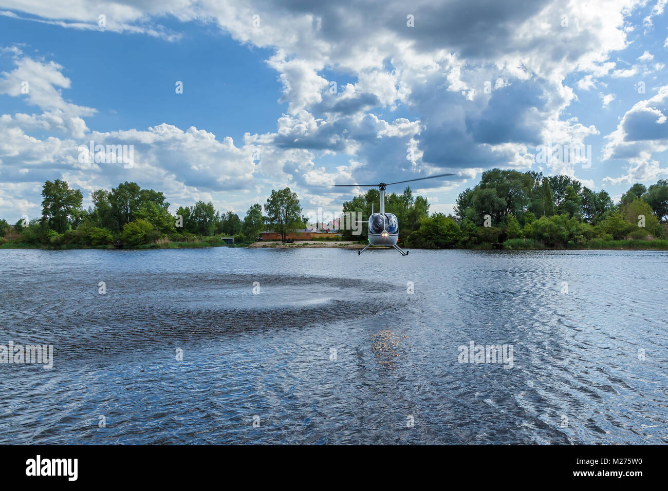 Helicopter over water hi-res stock photography and images - Alamy