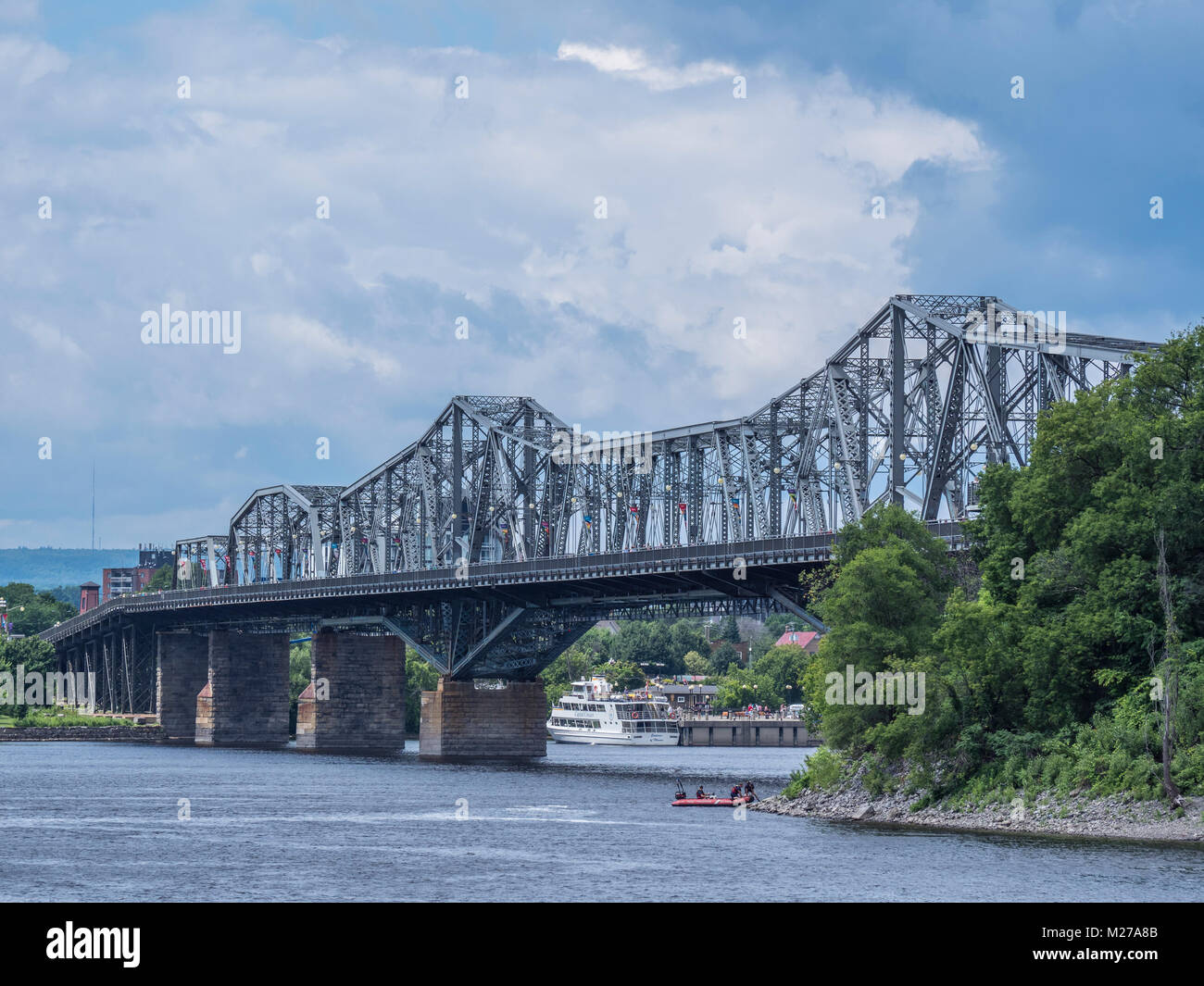 Alexandra bridge hi-res stock photography and images - Alamy