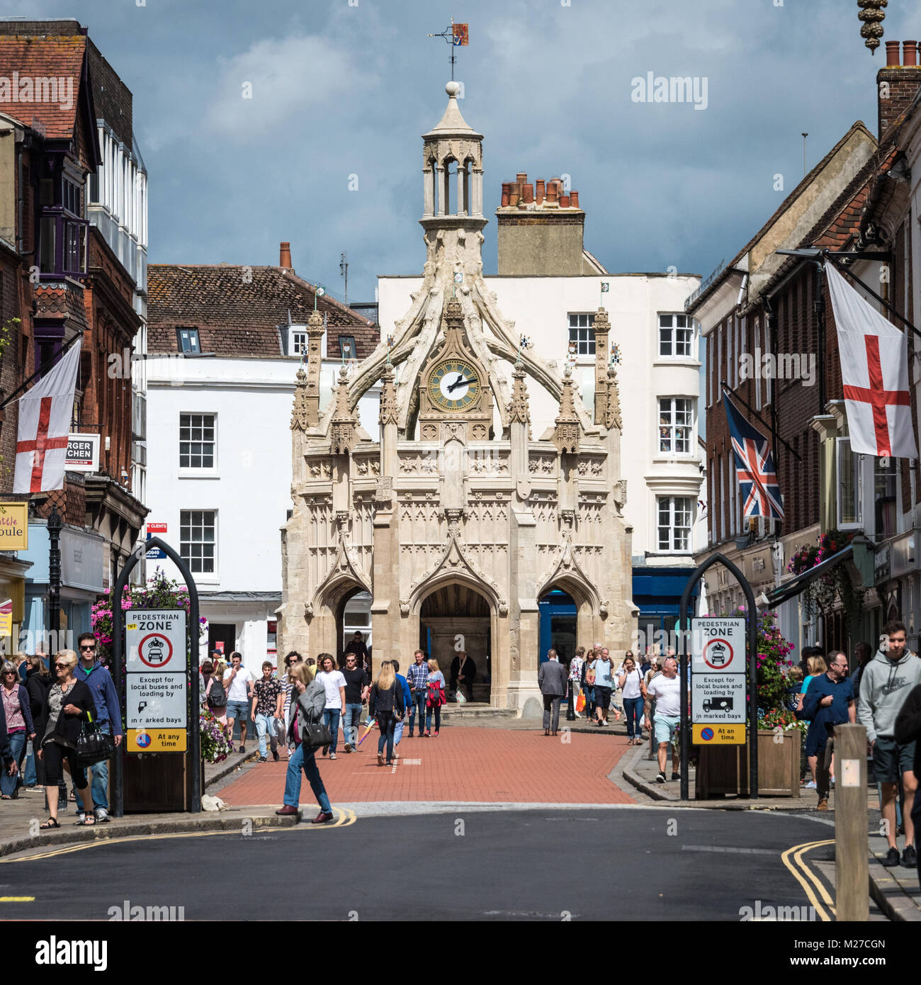 Chichester shopping centre street hi-res stock photography and images ...