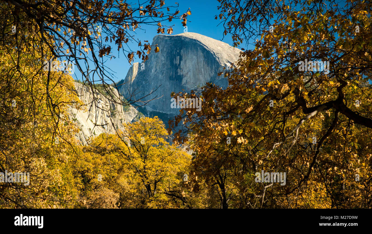 Yosemite valley fall hi-res stock photography and images - Alamy
