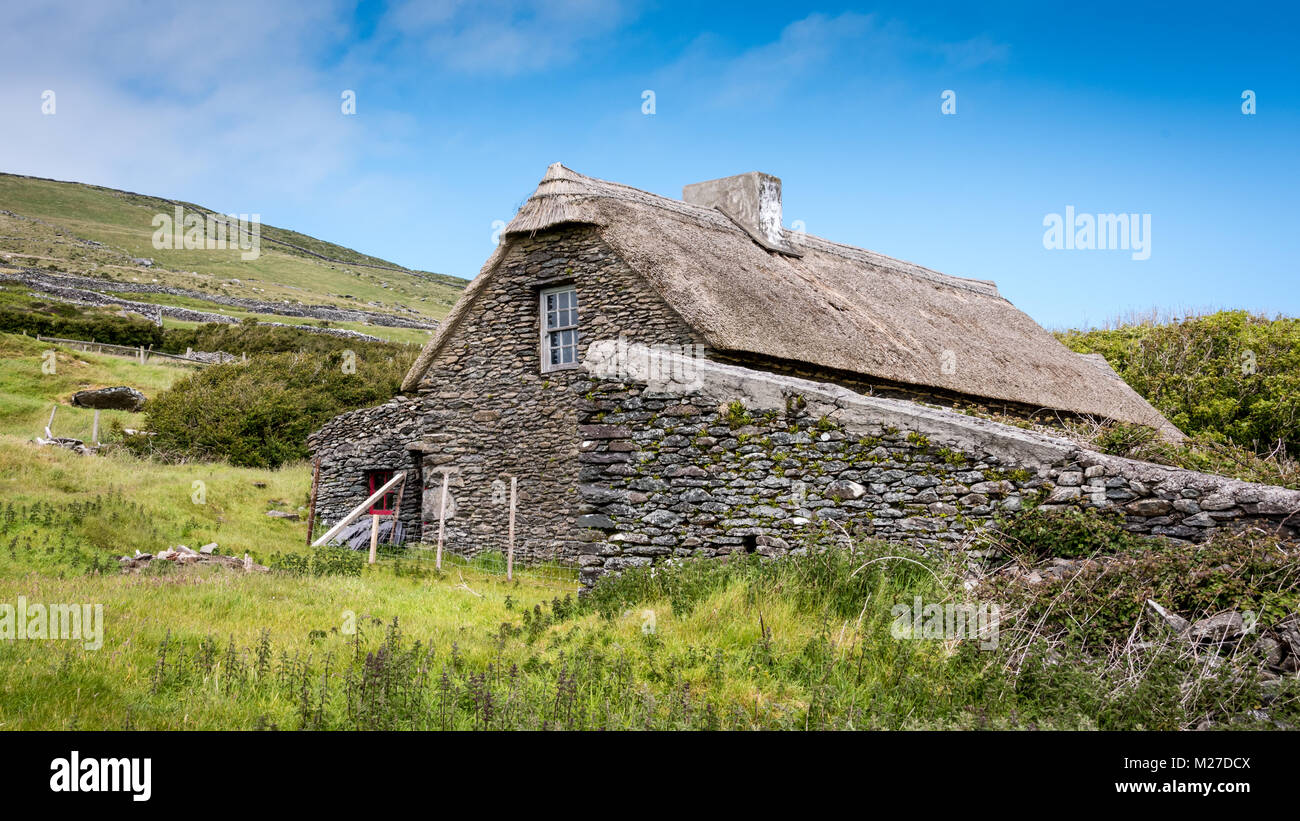Famine Cottages, Dingle Peninsula, Ireland Stock Photo - Alamy