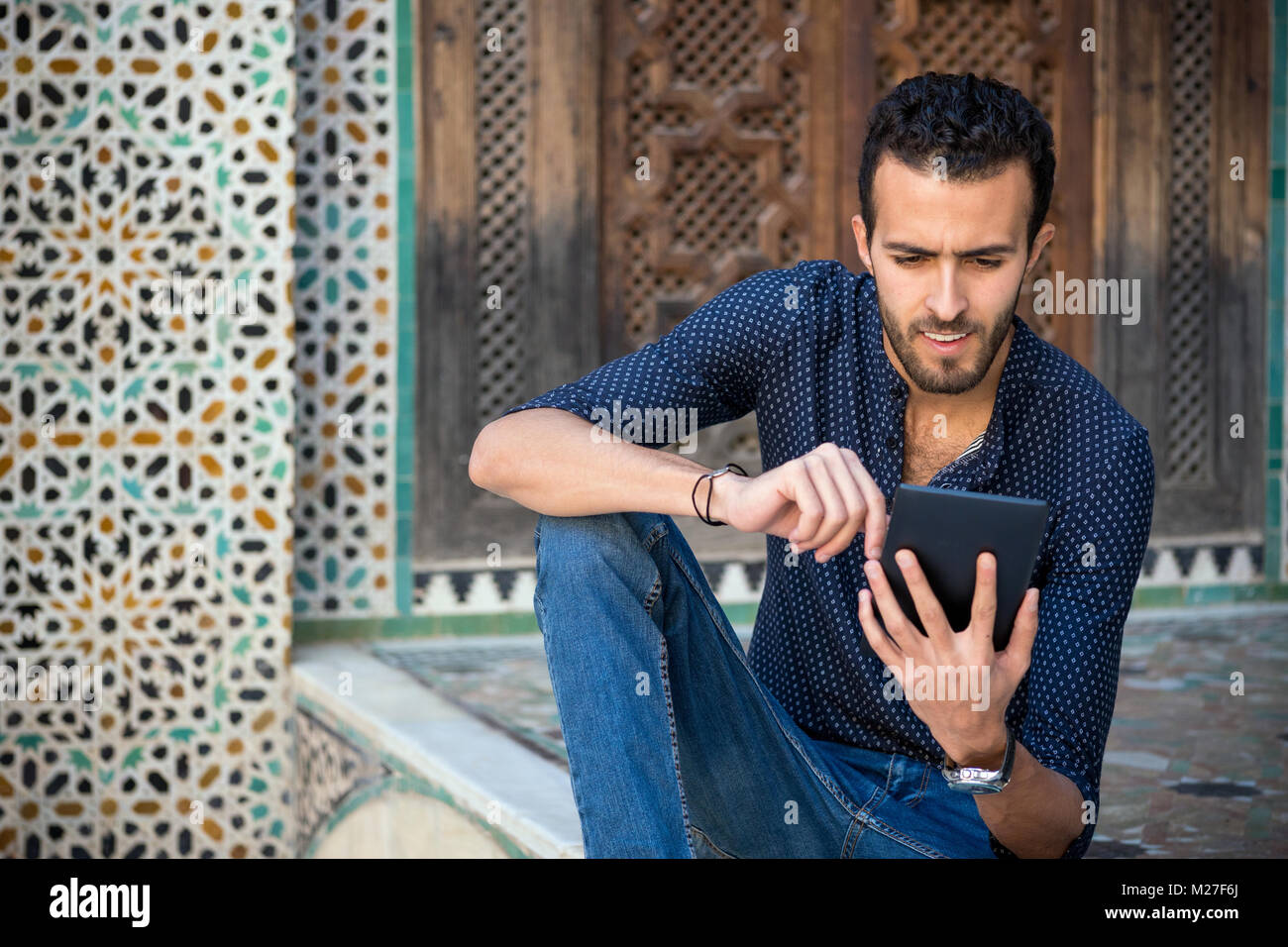 Muslim man smiling hi-res stock photography and images - Alamy Muslim man smiling hi-res stock photography and images - Alamy