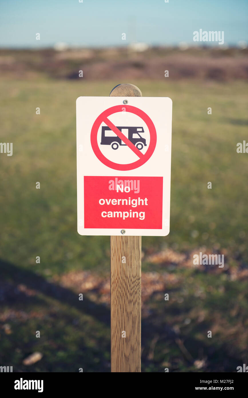No overnight camping sign Stock Photo - Alamy