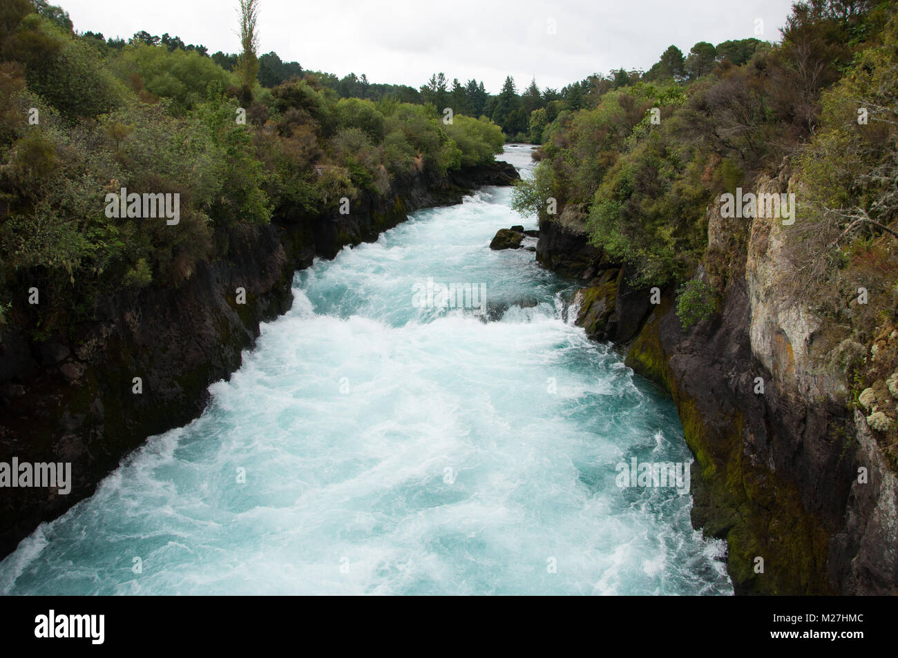 New zealand flowing river nature hi-res stock photography and images ...