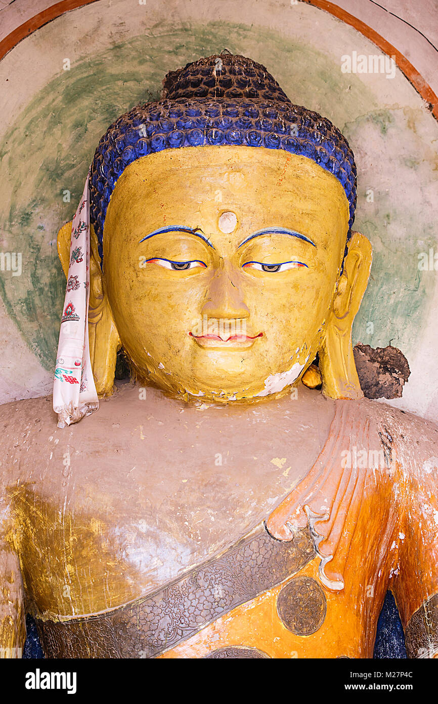 buddha, matisi caves, gansu-china Stock Photo - Alamy