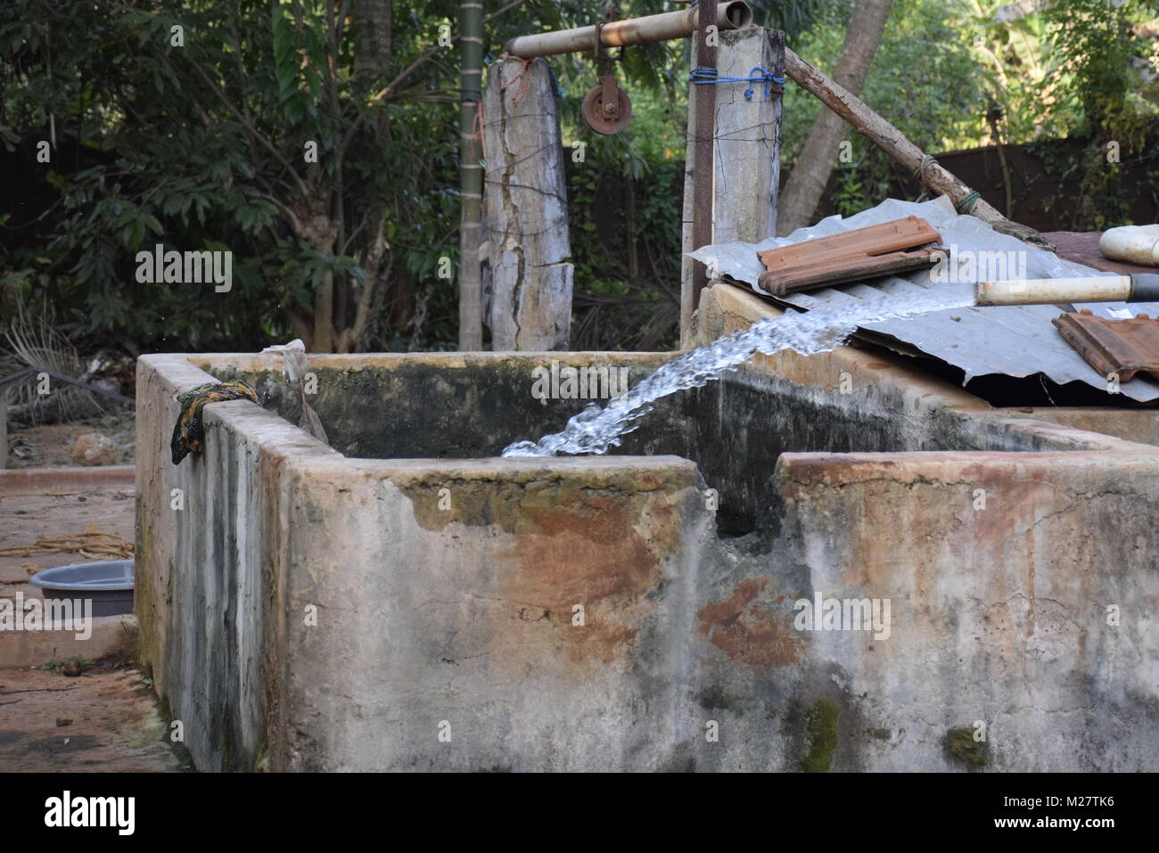 Source water hi-res stock photography and images - Alamy