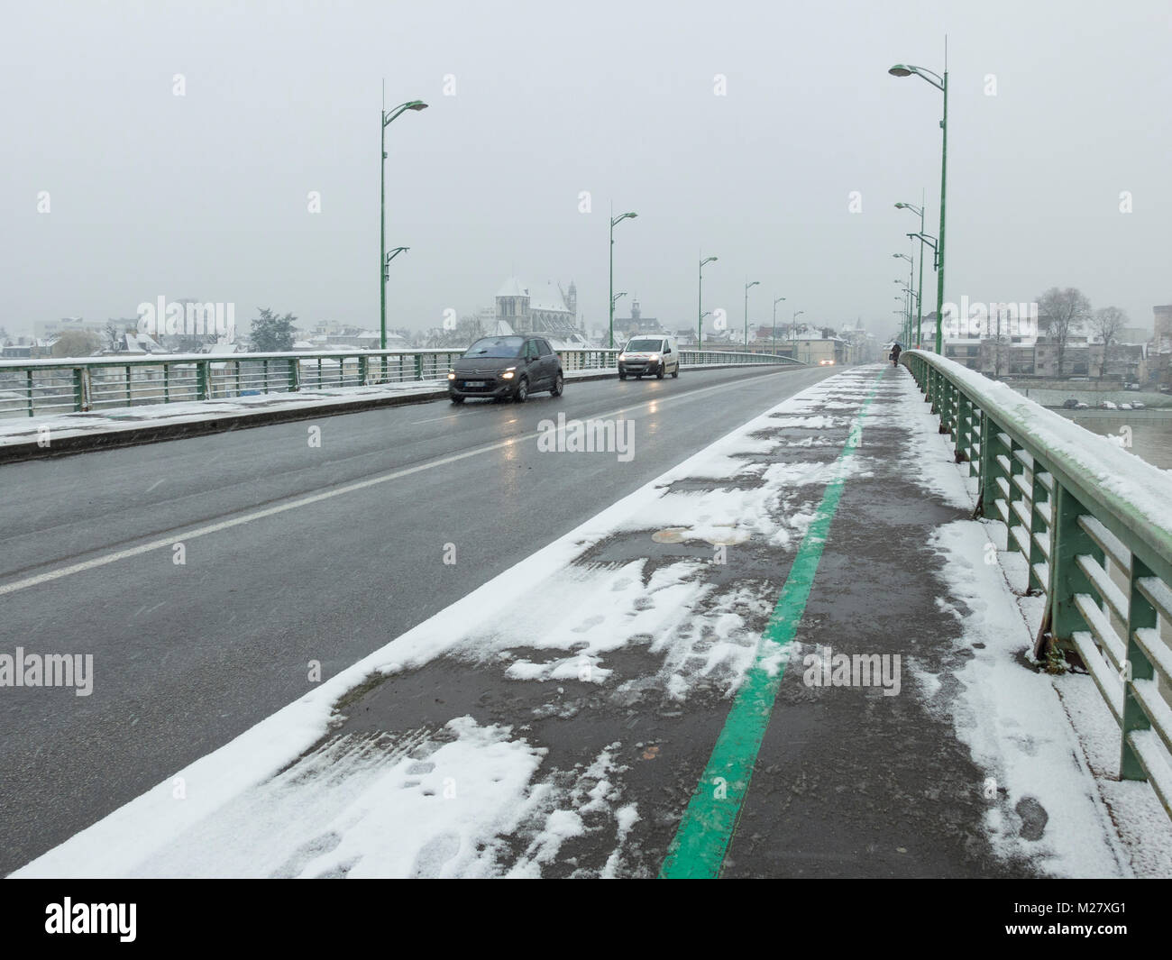 Pont Clemenceau (Clemenceau Bridge) during snowfall, Vernon, Normandy ...