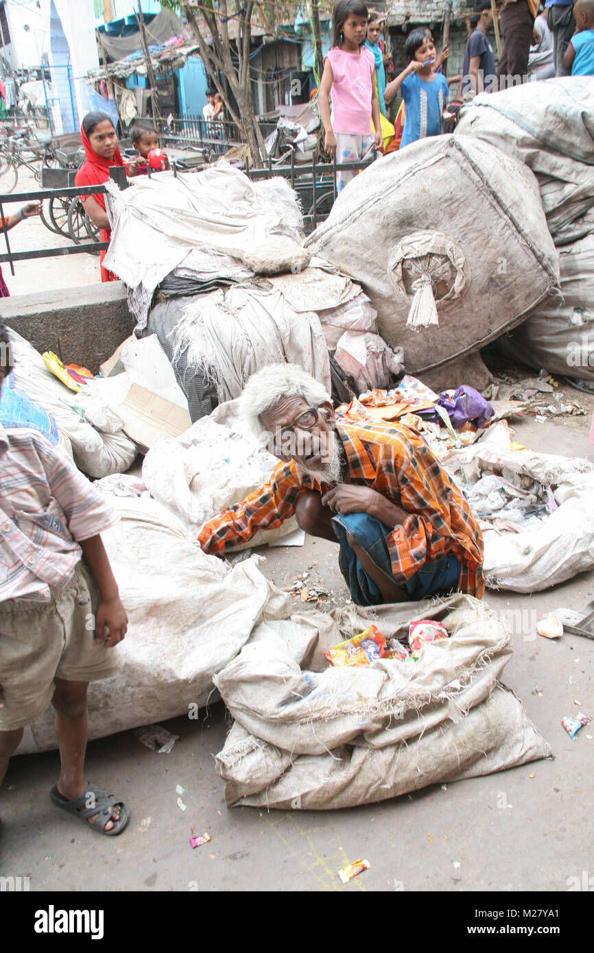 Slum india hi-res stock photography and images - Alamy