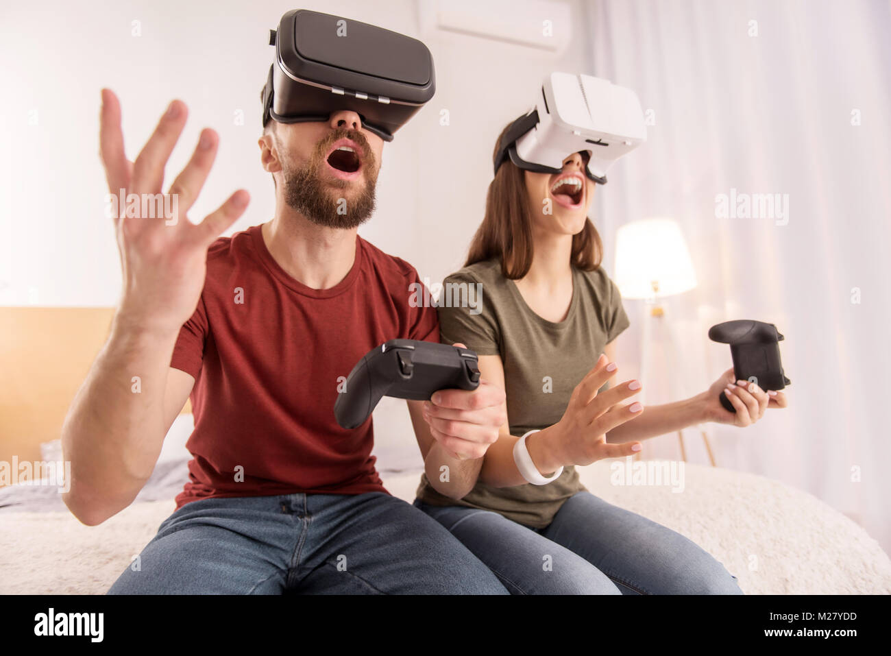 Couple gaming hi-res stock photography and images - Alamy
