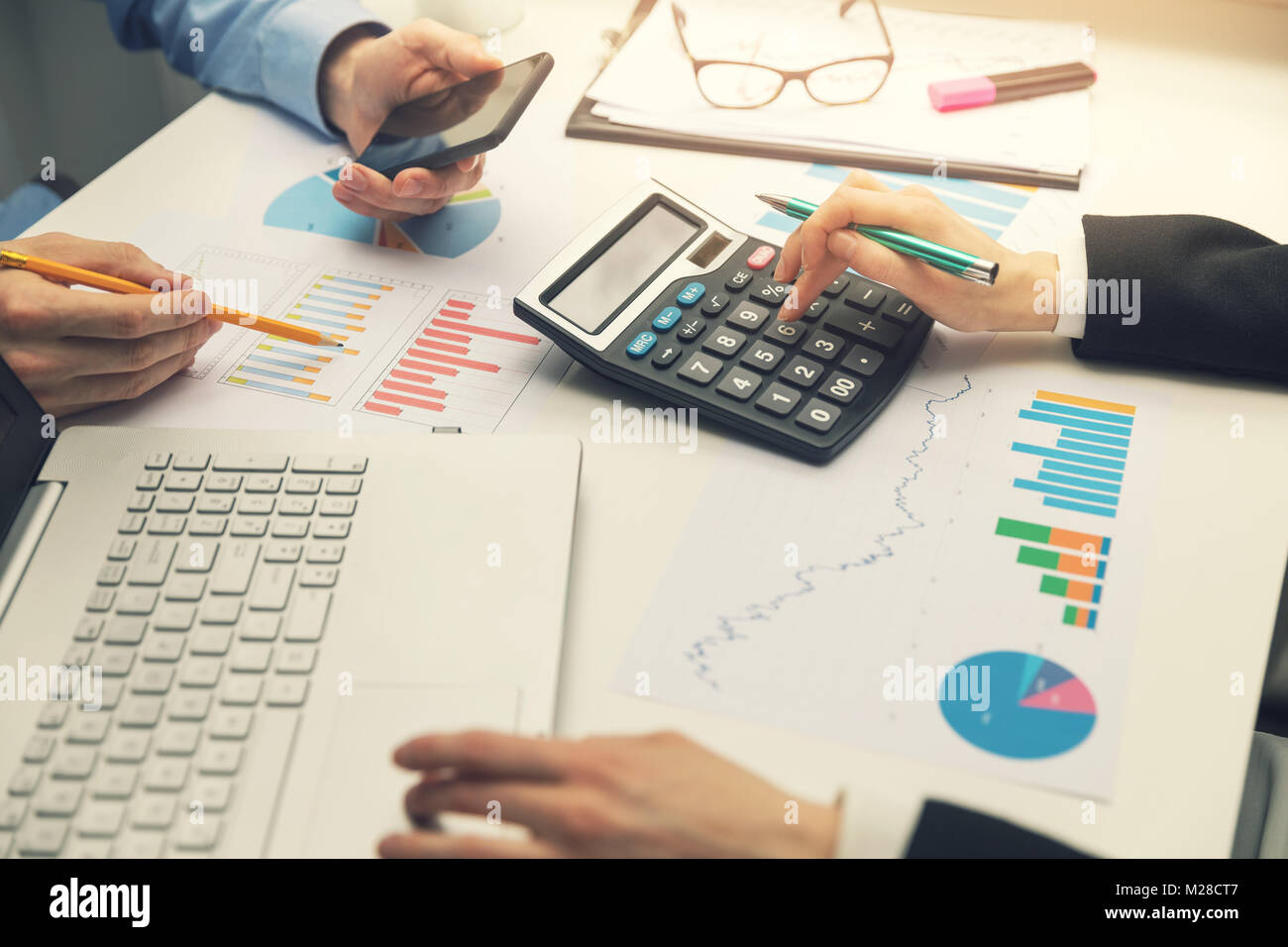 Charts hi-res stock photography and images - Alamy