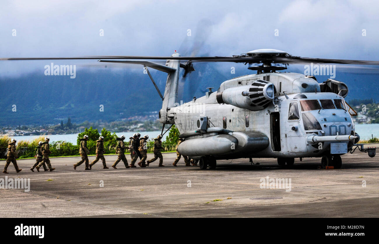 Soldiers of the 95th Engineer Company (Clearance) load a CH-53E Super ...
