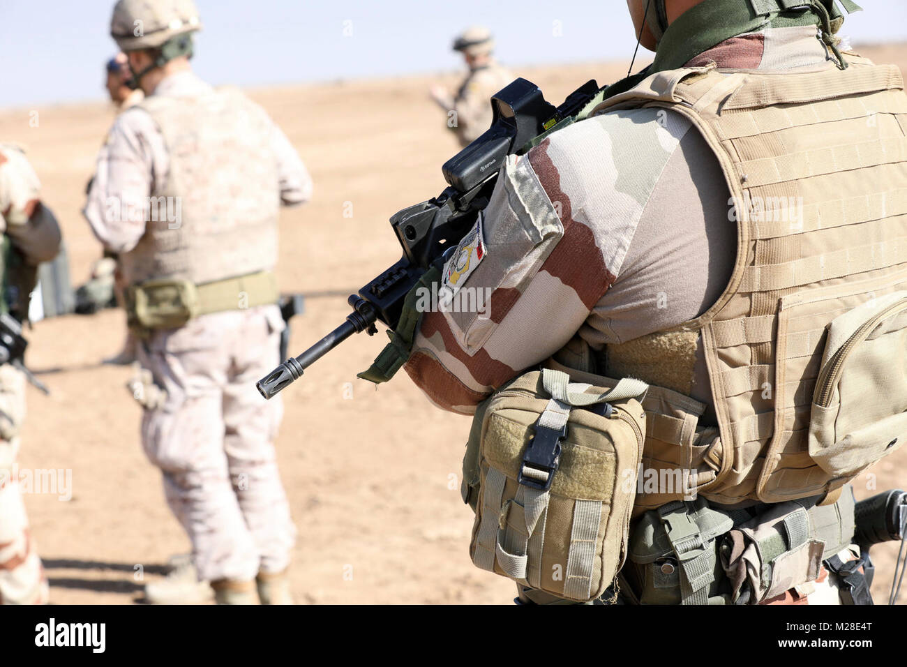 French forces train Iraqi army soldiers through a live fire exercise ...