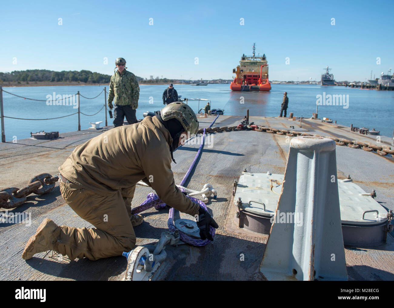 Salvage diver barge hi-res stock photography and images - Alamy