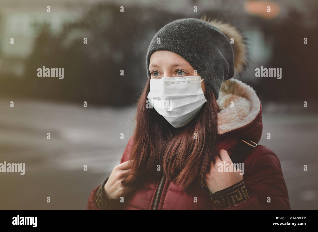 People wearing a mask hi-res stock photography and images - Alamy