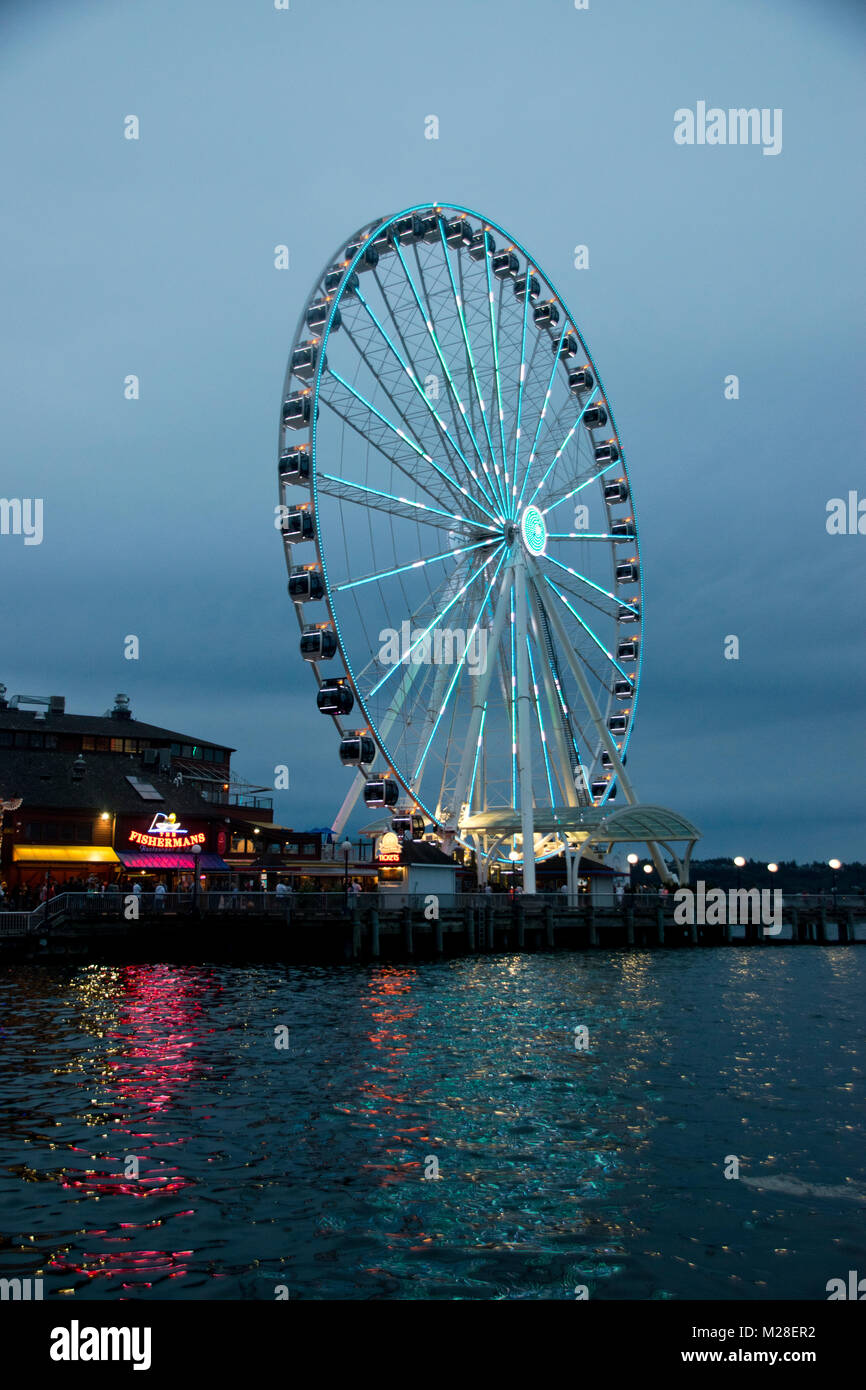 View seattle great wheel pier hi-res stock photography and images - Alamy