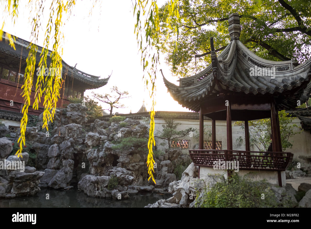 Yu Yuan Garden - Oriental Rooftop - Pagoda Stock Photo - Alamy