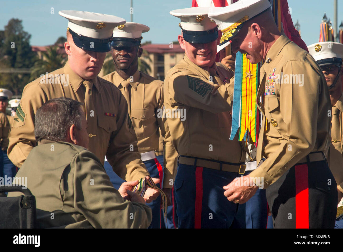 Streamer base hi-res stock photography and images - Alamy