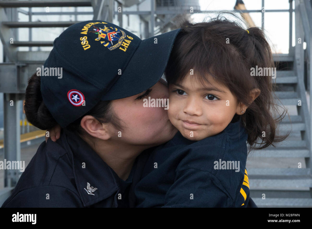 SAN DIEGO (Feb. 2, 2018) -- Electrician's Mate 3rd Class Elizabeth ...