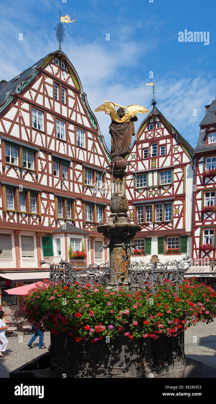 Historic center wih fountain, half-timbered houses at market square ...