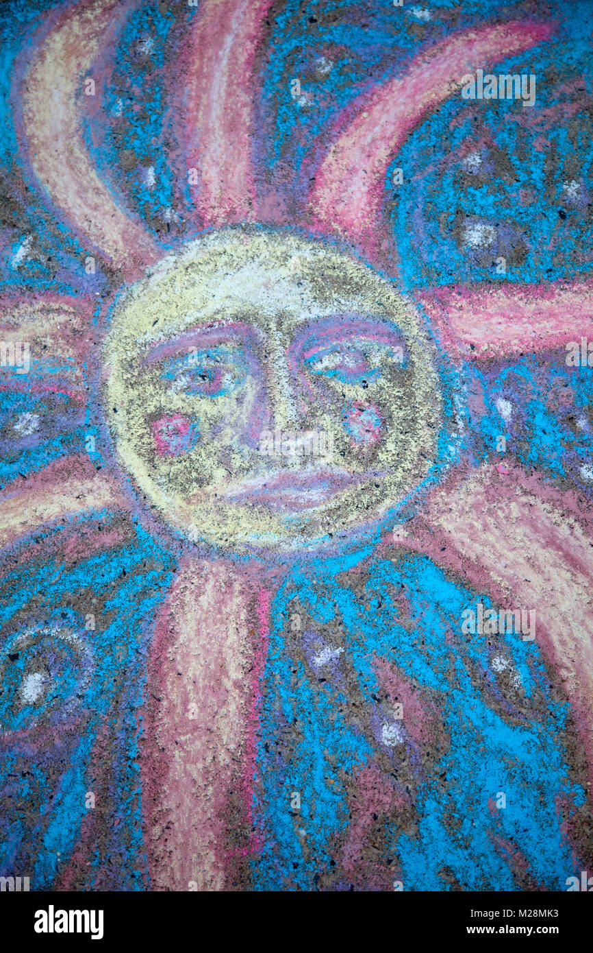 Child's drawing of the sun hi-res stock photography and images - Alamy
