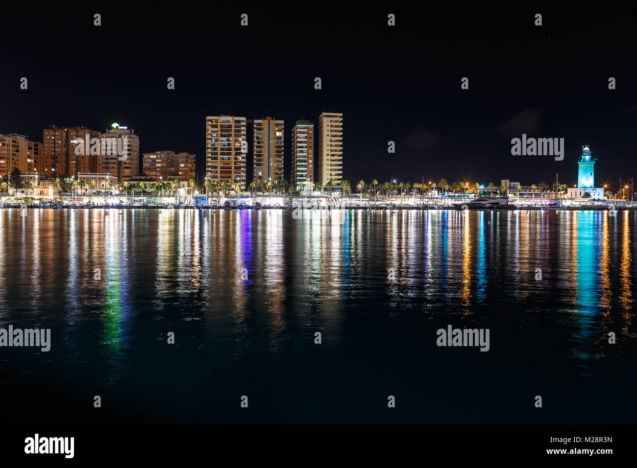 Night water lights hi-res stock photography and images - Alamy