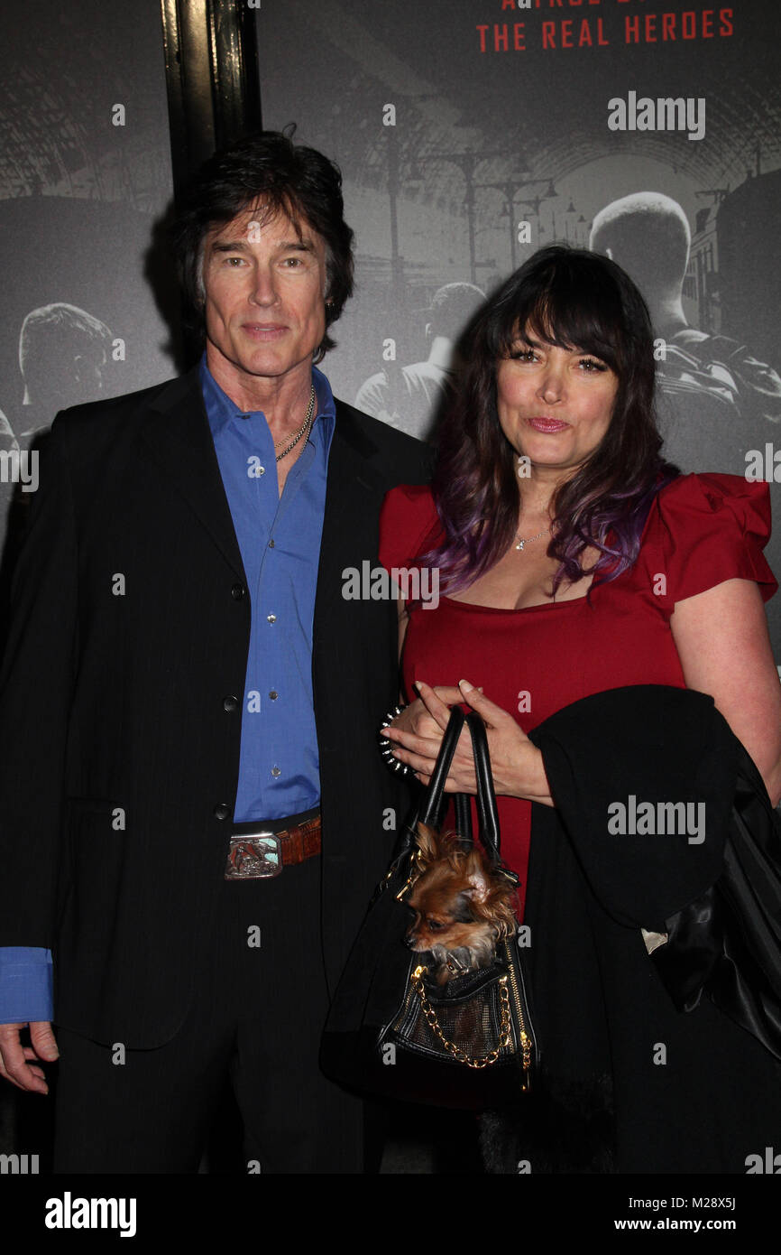 Burbank, California, USA. 5th February, 2018. Ronn Moss, Devin Moss 02 ...