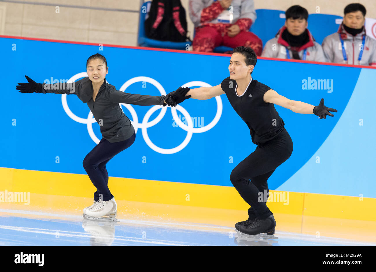 Gangneung, South Korea. 06th Feb, 2018. North Korea's Ryom Tae Ok and ...