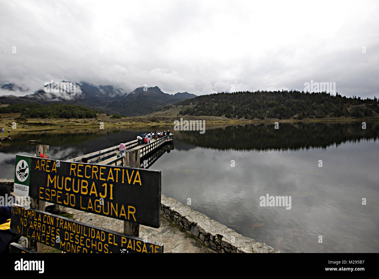 Foto 4 de 5 foto hi-res stock photography and images - Alamy