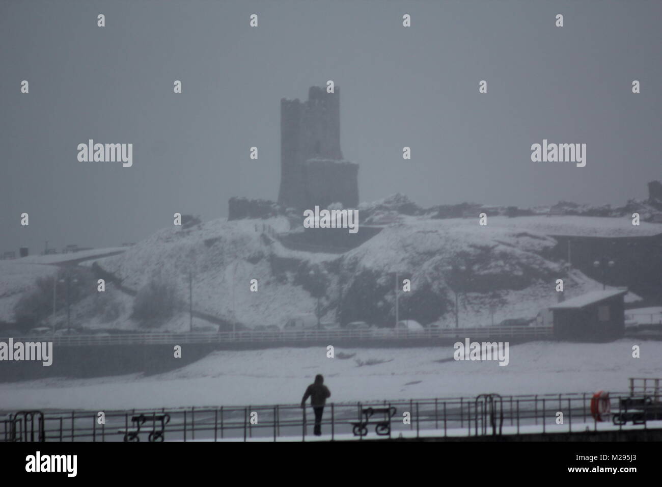 Aberystwyth, Wales. 6th Feb, 2018. UK Weather. Heavy snow & icy ...