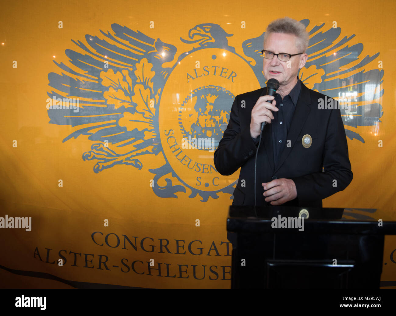 The new "Ehren-Alster-Schleusenwaerter" (lit. "honorary lock attendant ...