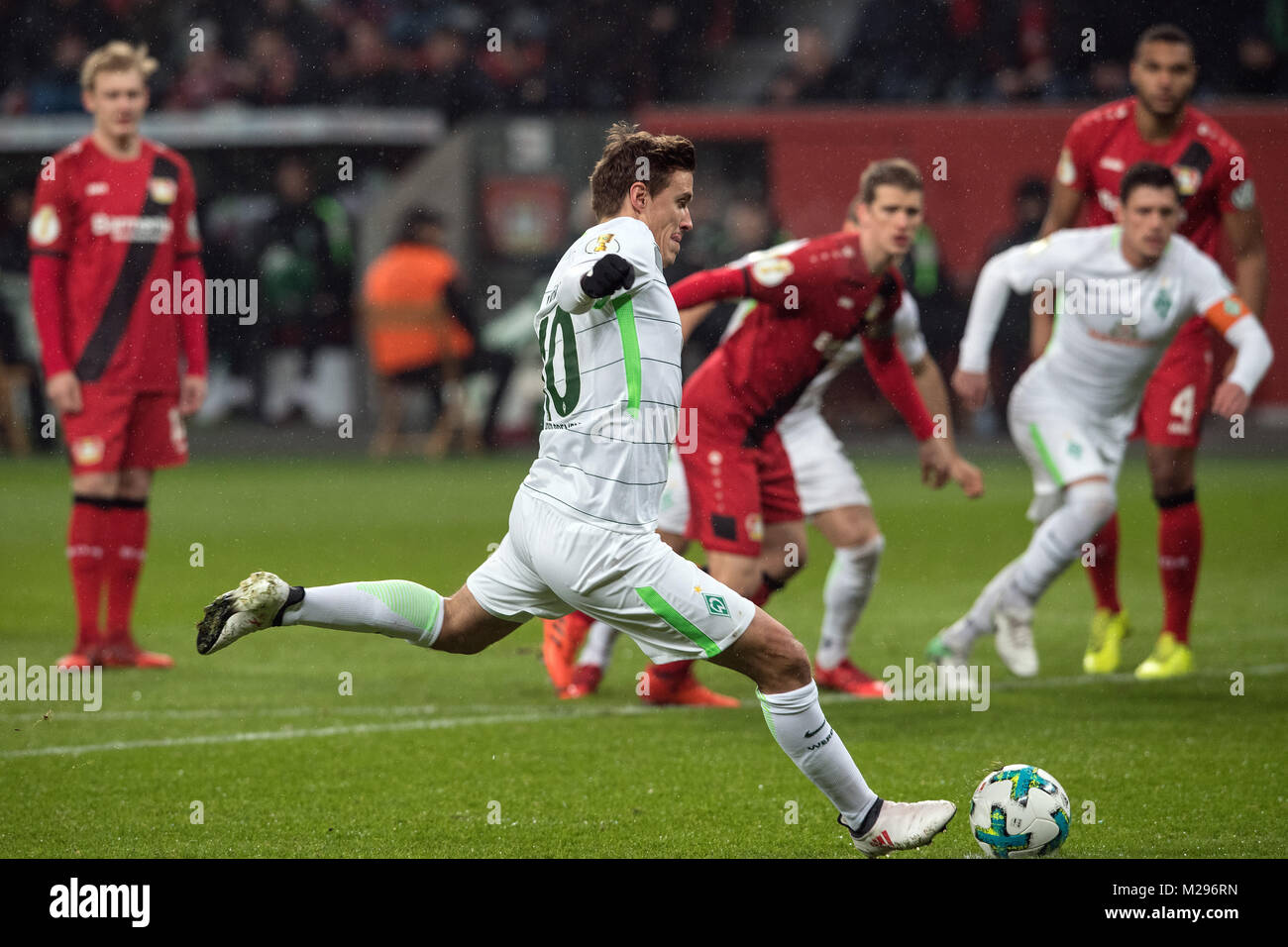 Bremen's Max Kruse scores the 0-1 goal with team mates during the ...