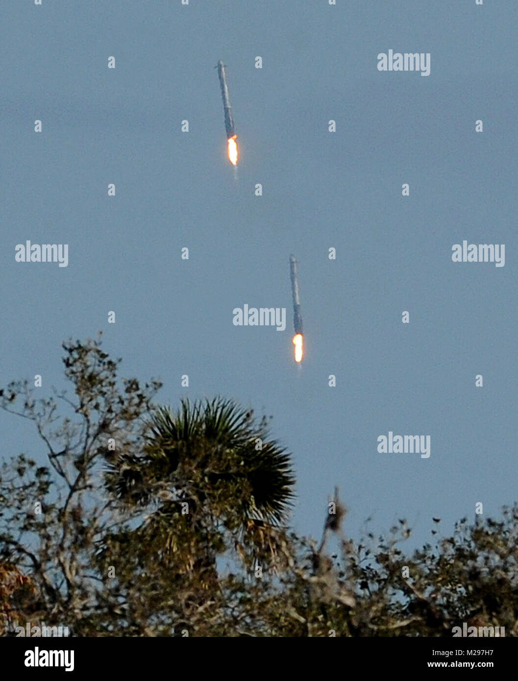 Falcon heavy booster landing hi-res stock photography and images - Alamy