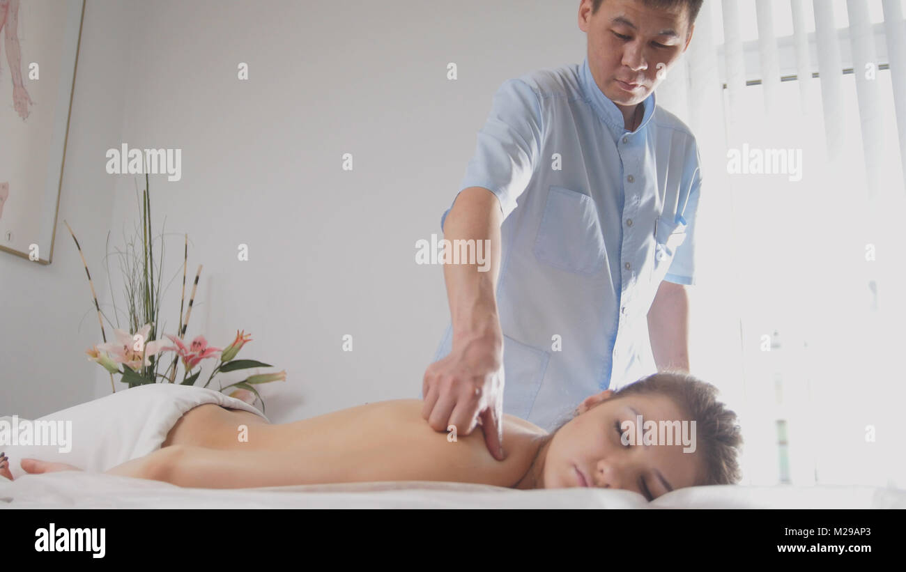 Osteopat hi-res stock photography and images - Alamy
