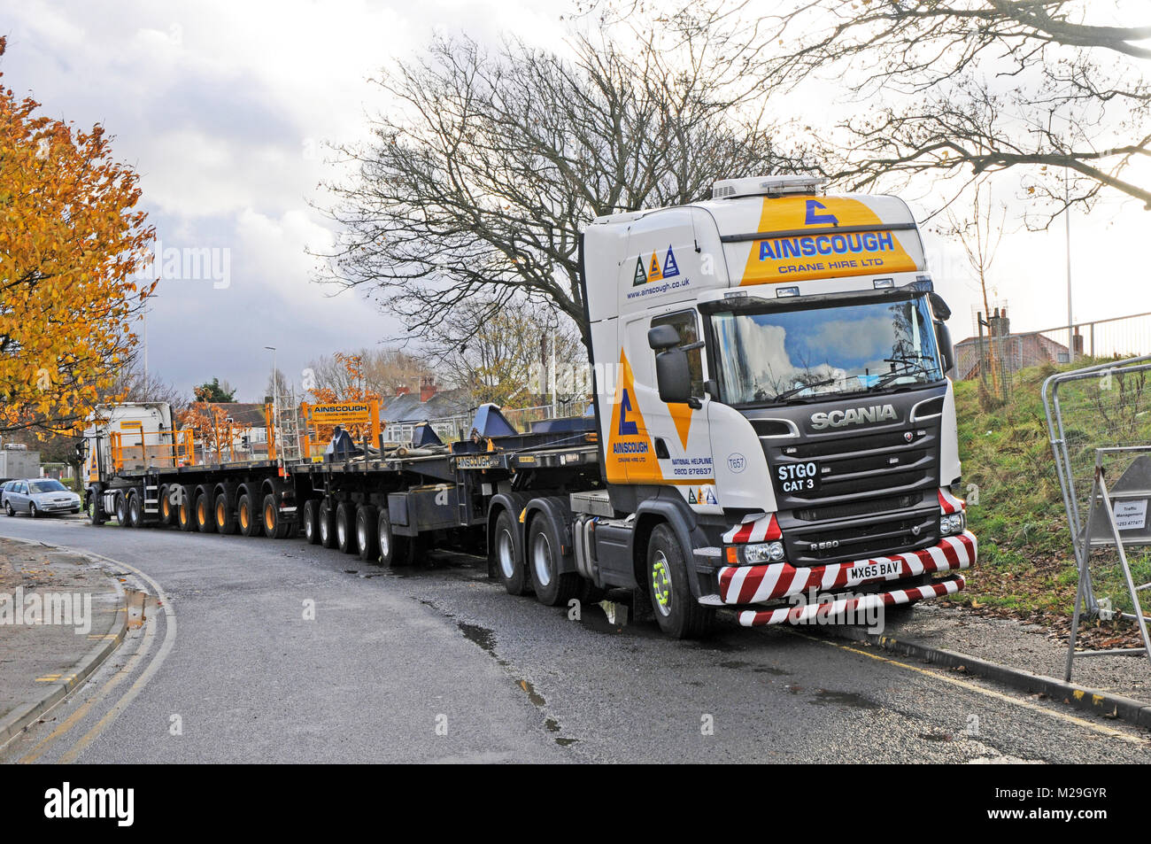 Low loaders lorries hi-res stock photography and images - Alamy