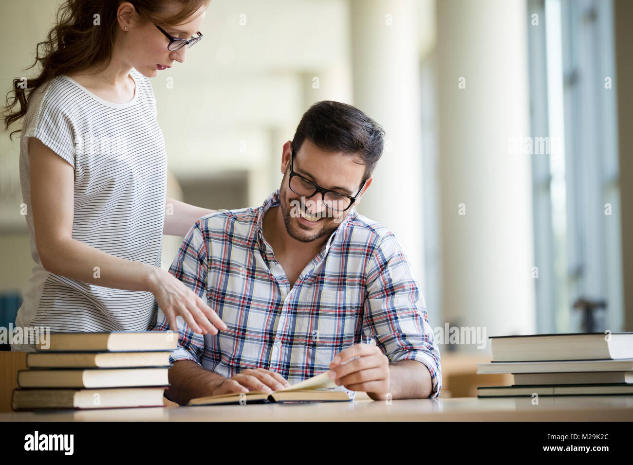 Young teenagers project hi-res stock photography and images - Alamy