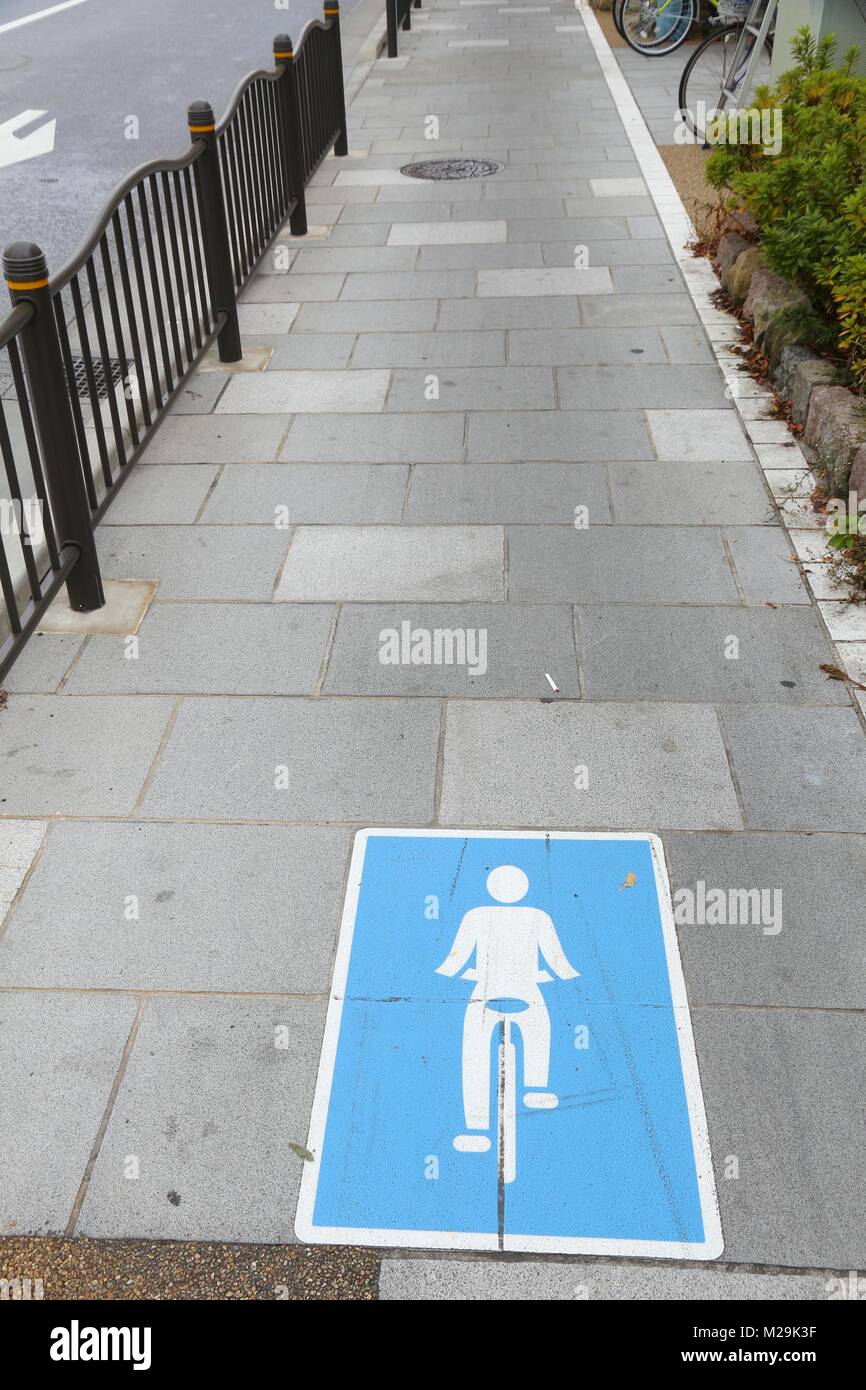 Bicycle path in Tokyo, Japan. Transportation infrastructure Stock Photo ...
