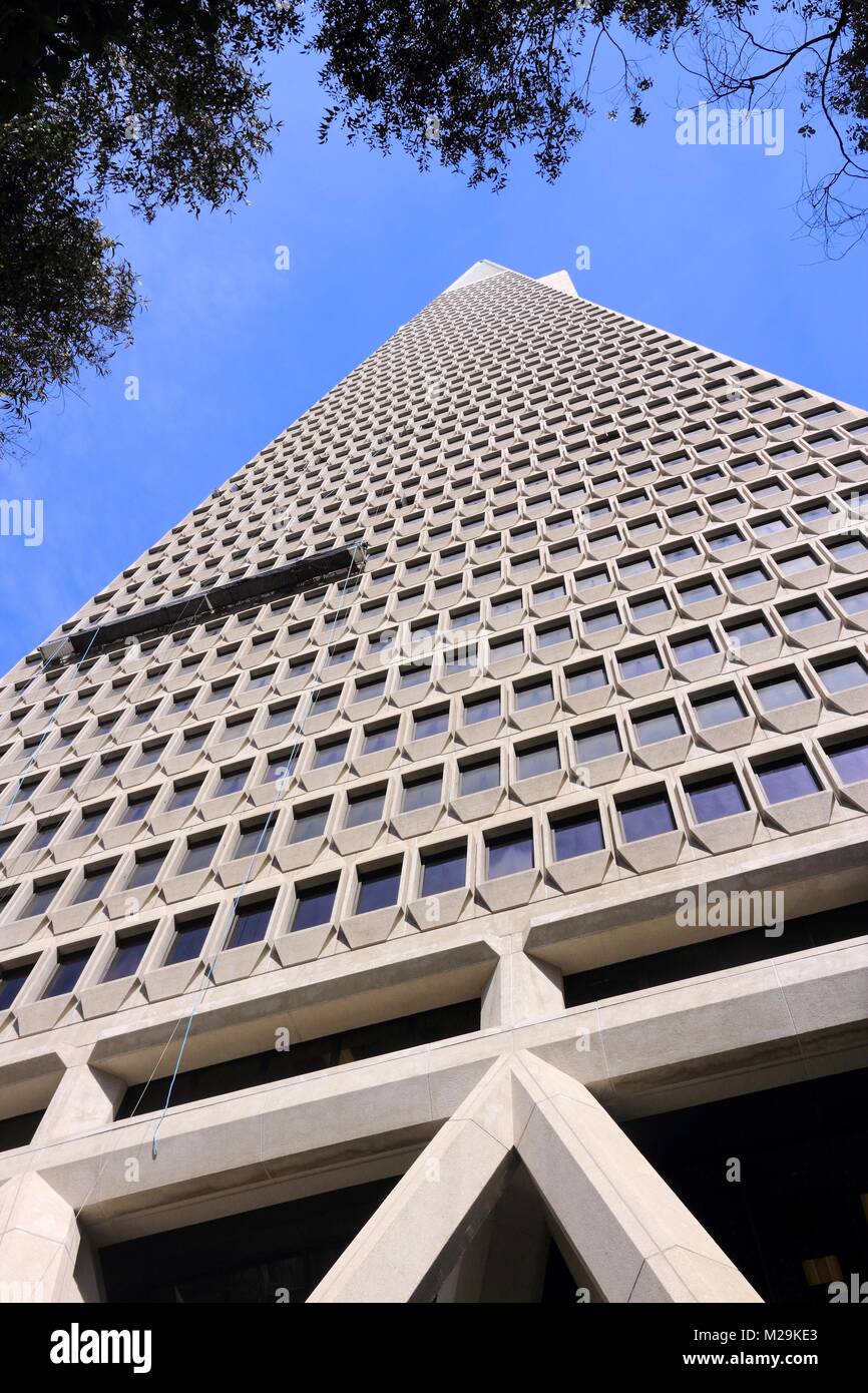 Transamerica pyramid skyscraper hi-res stock photography and images - Alamy